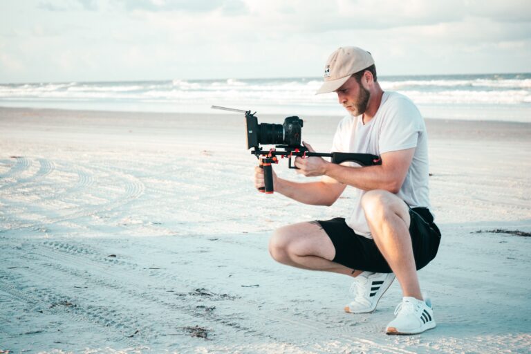 10 Easy Ways to Use Instagram for Filmmakers - Social Media Marketing ...